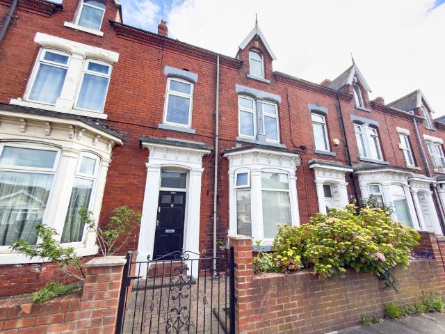 6 bedroom terraced house for sale