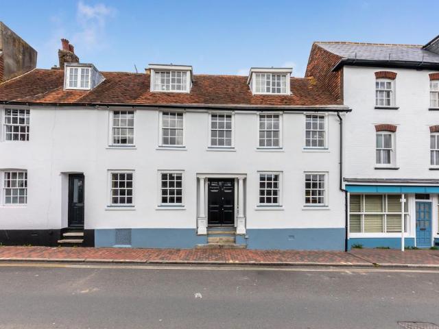 6 bedroom terraced house for sale