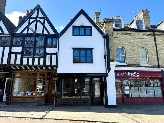 6 bedroom terraced house for sale