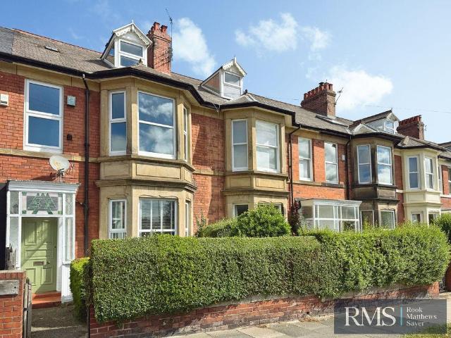6 bedroom terraced house for sale