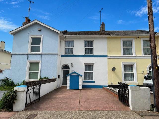 6 bedroom terraced house for sale