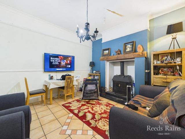 6 bedroom terraced house for sale