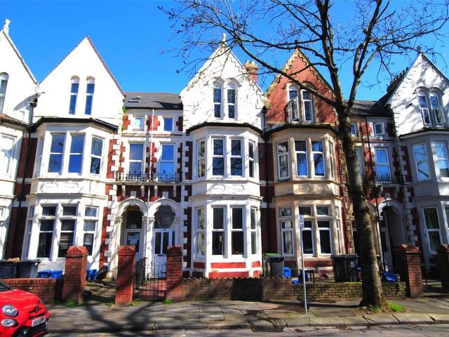 6 bedroom terraced house for sale