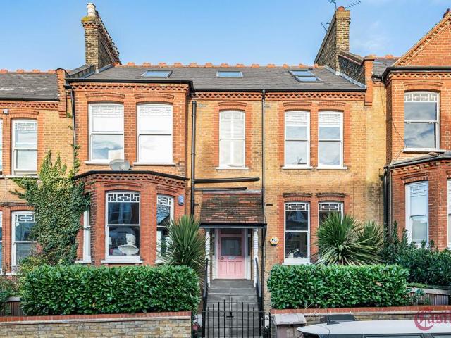 6 bedroom terraced house for sale