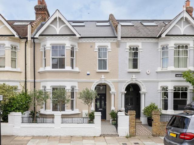 6 bedroom terraced house for sale