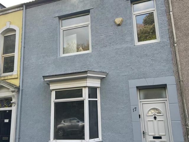 6 bedroom terraced house for sale