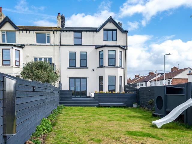 6 bedroom terraced house for sale