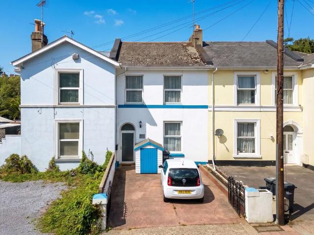 6 bedroom terraced house for sale