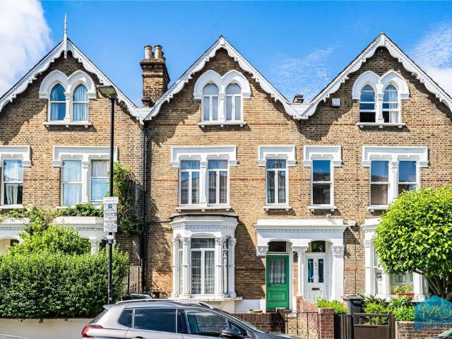 6 bedroom terraced house for sale
