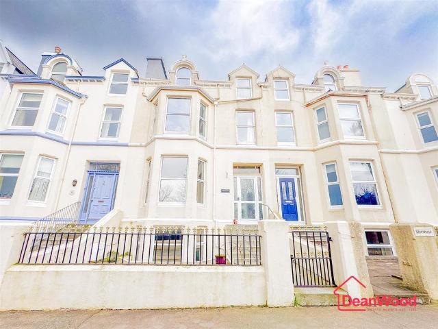 6 bedroom terraced house for sale