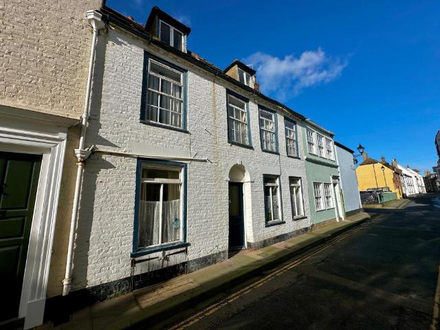 6 bedroom terraced house for sale