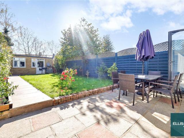 6 bedroom terraced house for sale