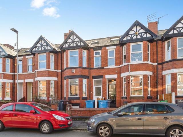 6 bedroom terraced house for sale