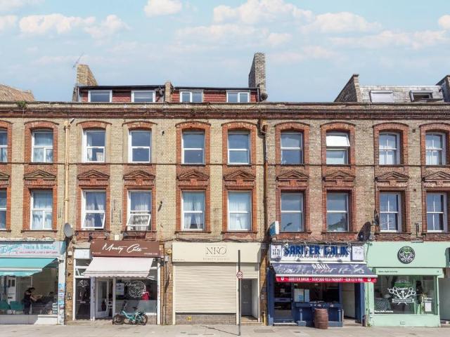 6 bedroom terraced house for sale
