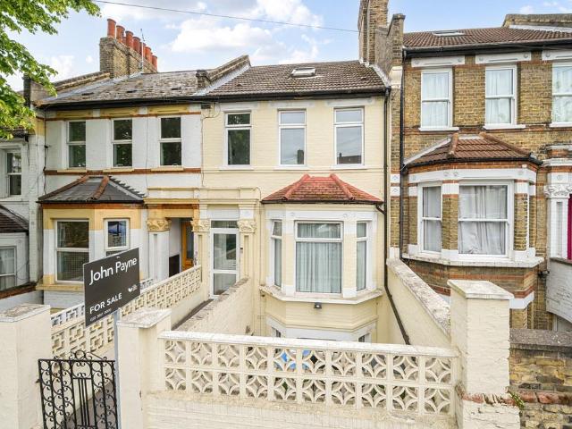 6 bedroom terraced house for sale