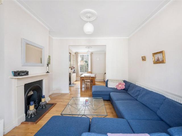 6 bedroom terraced house for sale