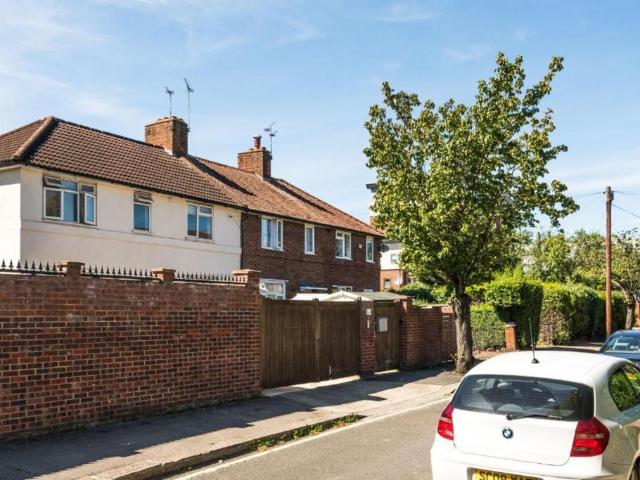 6 bedroom terraced house for sale