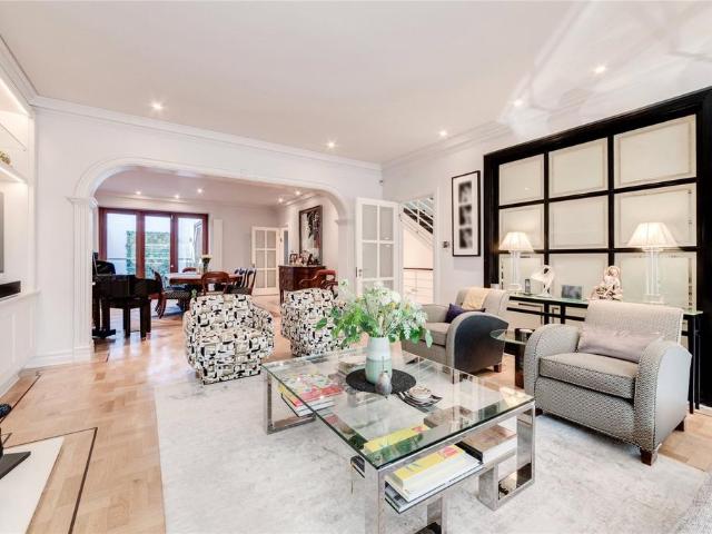 6 bedroom terraced house for sale