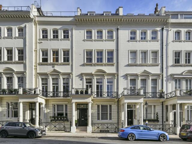 6 bedroom terraced house for sale