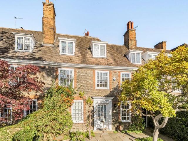 6 bedroom terraced house for sale