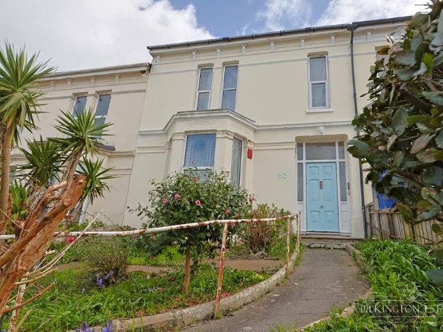 6 bedroom terraced house for sale