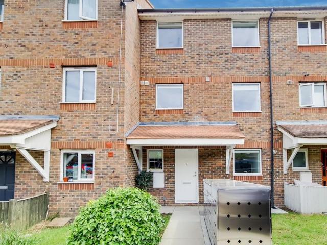 6 bedroom terraced house for sale