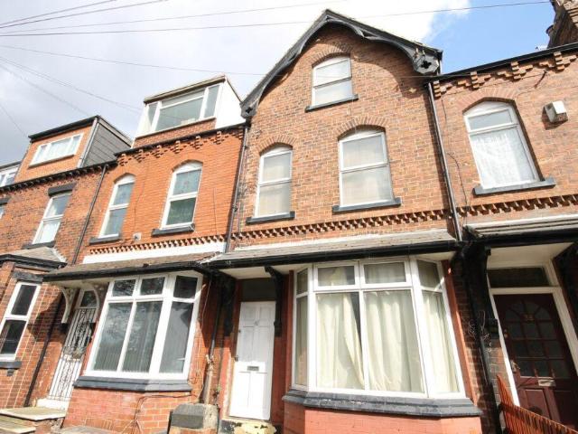 6 bedroom terraced house for sale