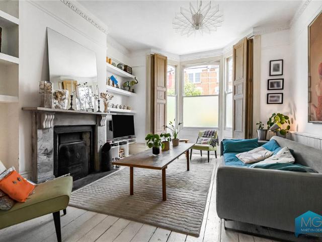 6 bedroom terraced house for sale