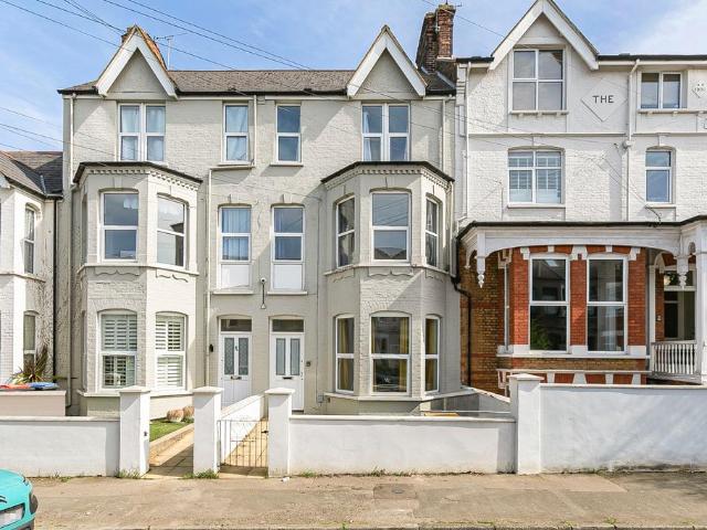 6 bedroom terraced house for sale