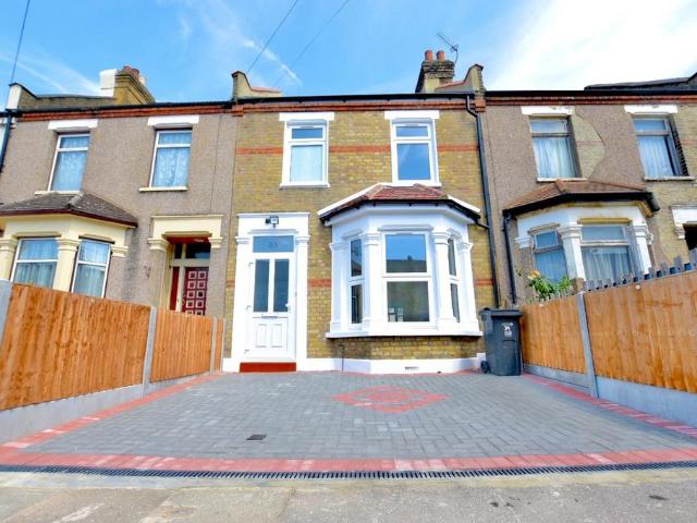 6 bedroom terraced house for sale