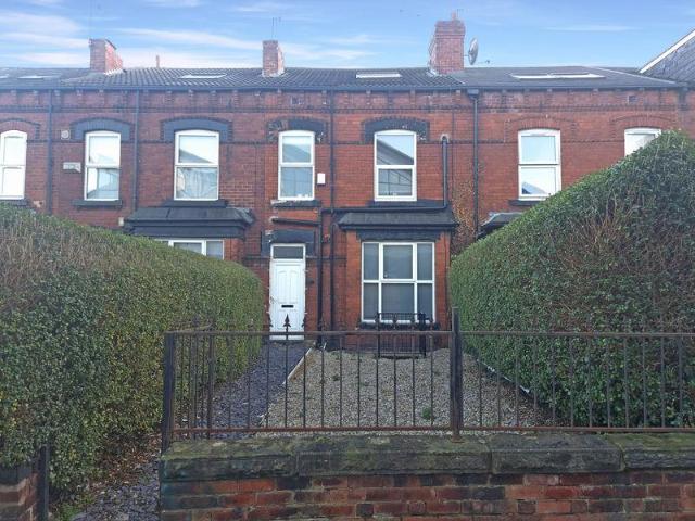 6 bedroom terraced house for sale