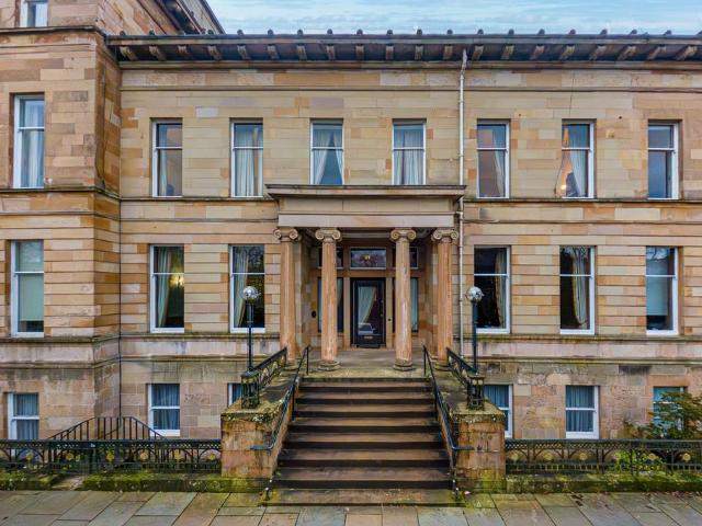 6 bedroom terraced house for sale