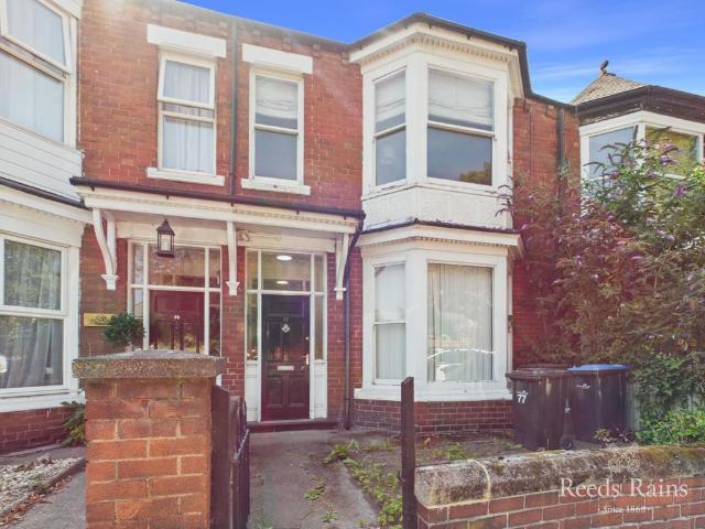 6 bedroom terraced house for sale