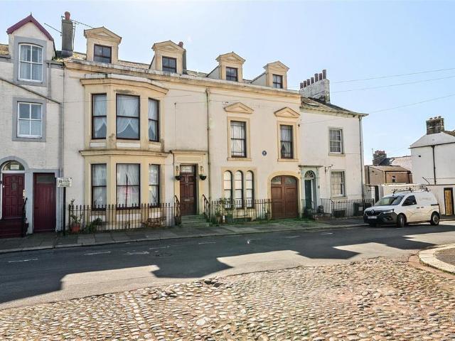 6 bedroom terraced house for sale