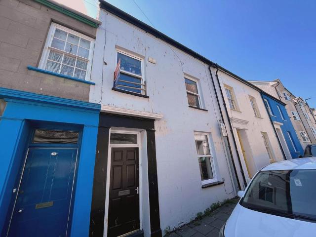 6 bedroom terraced house for sale