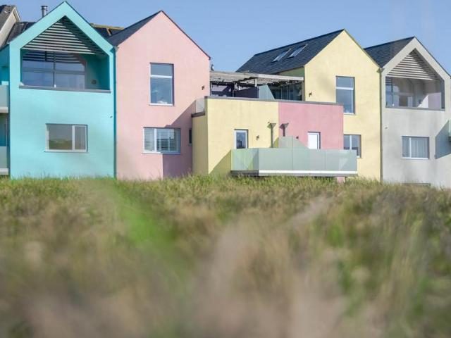 6 bedroom terraced house for sale