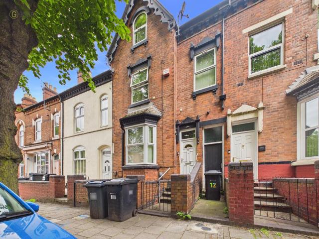 6 bedroom terraced house for sale