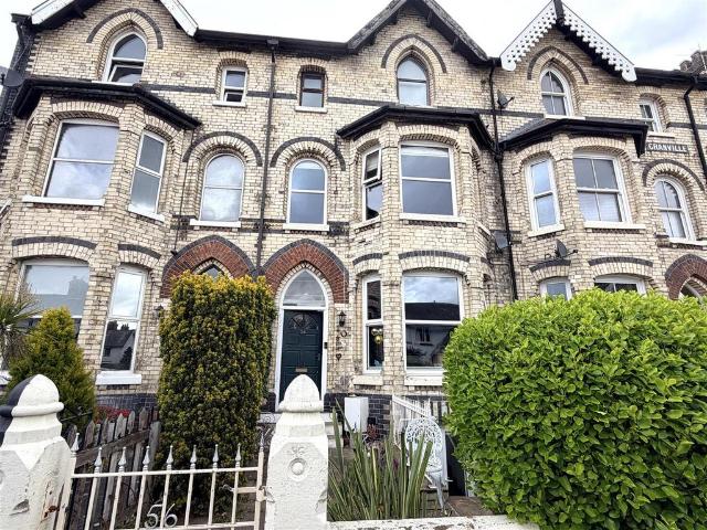 6 bedroom terraced house for sale