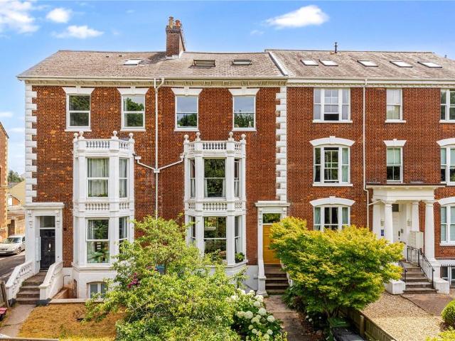6 bedroom terraced house for sale
