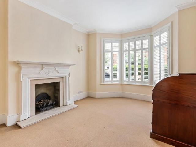 6 bedroom terraced house for sale
