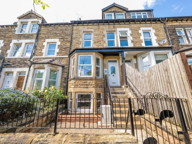 6 bedroom terraced house for sale