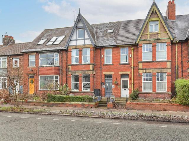 6 bedroom terraced house for sale