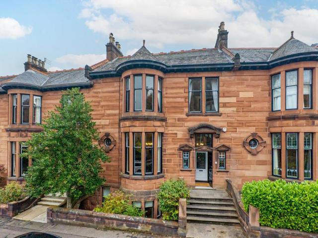 6 bedroom terraced house for sale