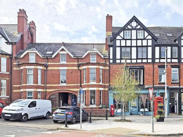 6 bedroom terraced house for sale