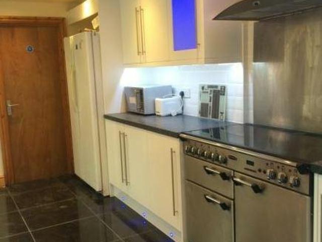 6 bedroom terraced house for sale