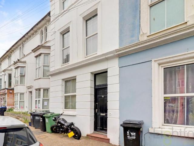 6 bedroom terraced house for sale