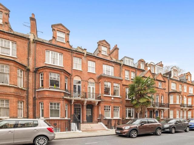 6 bedroom terraced house for sale