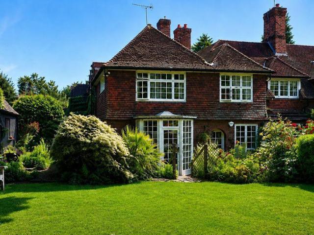 6 bedroom terraced house for sale