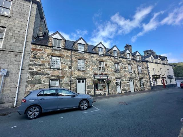 6 bedroom terraced house for sale