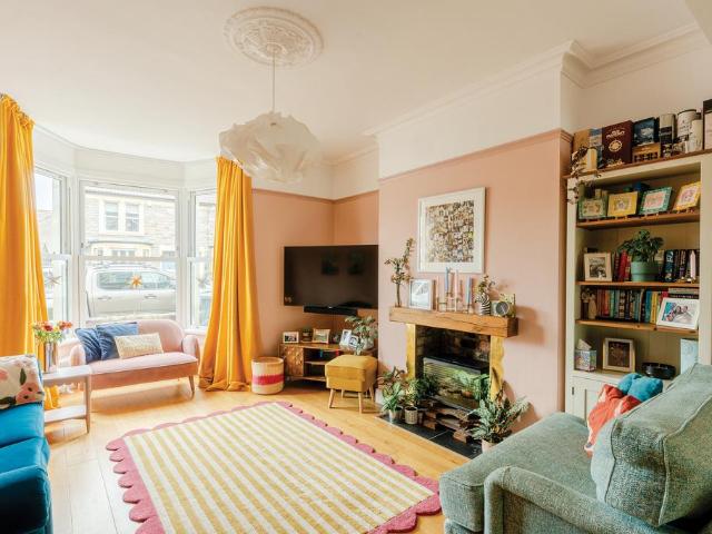6 bedroom terraced house for sale